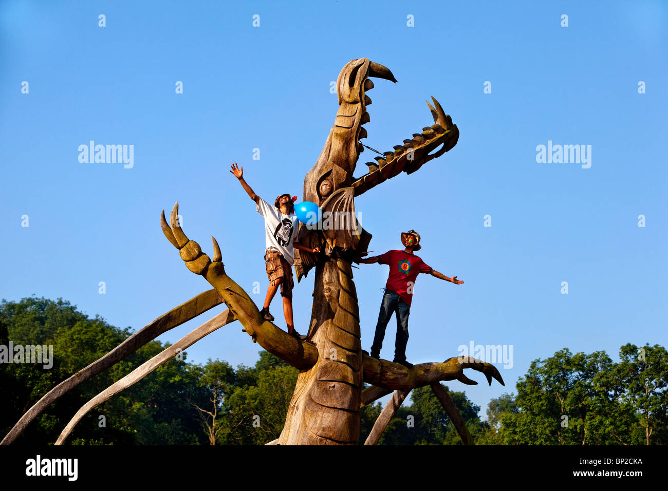 A dragon sculpture at the Glastonbury Festival, Somerset, UK Stock ...