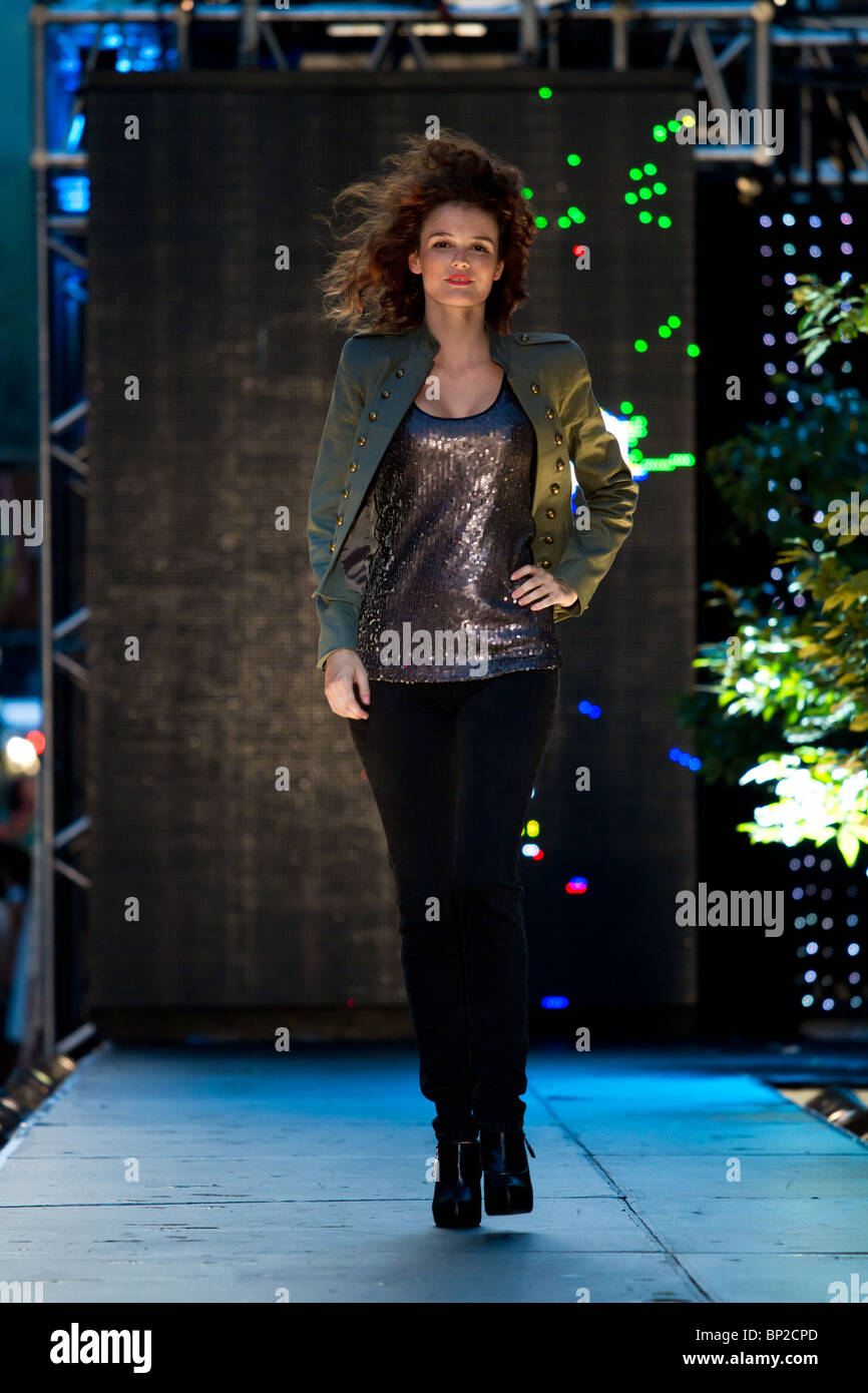 Female fashion model catwalk outdoor hi-res stock photography and ...