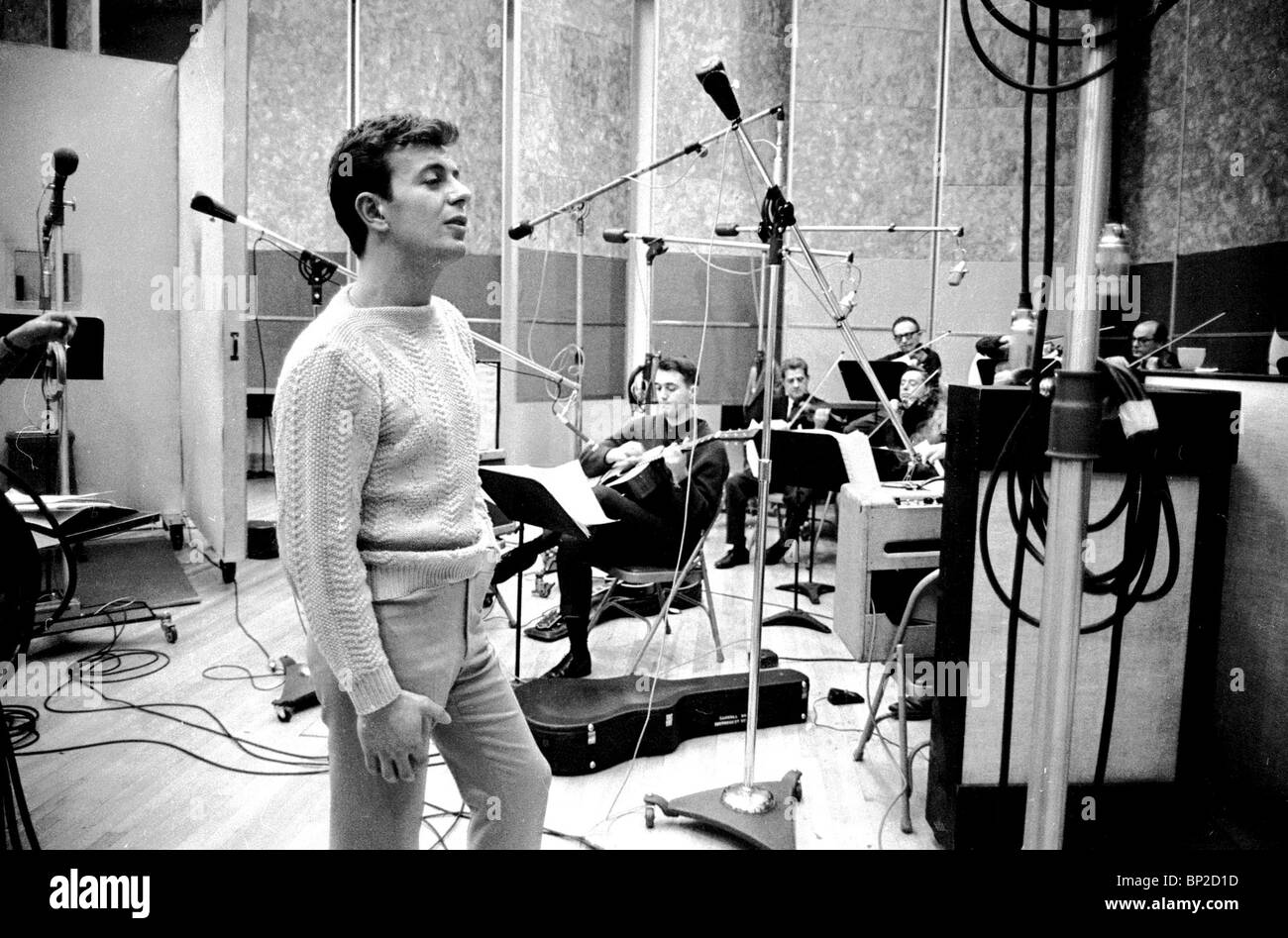 Pop singer 1960s hi-res stock photography and images - Alamy