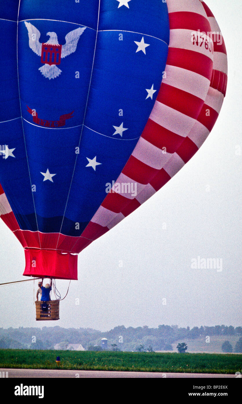 Hot air balloon riders soar , float over Lancaster farm fields, early ...