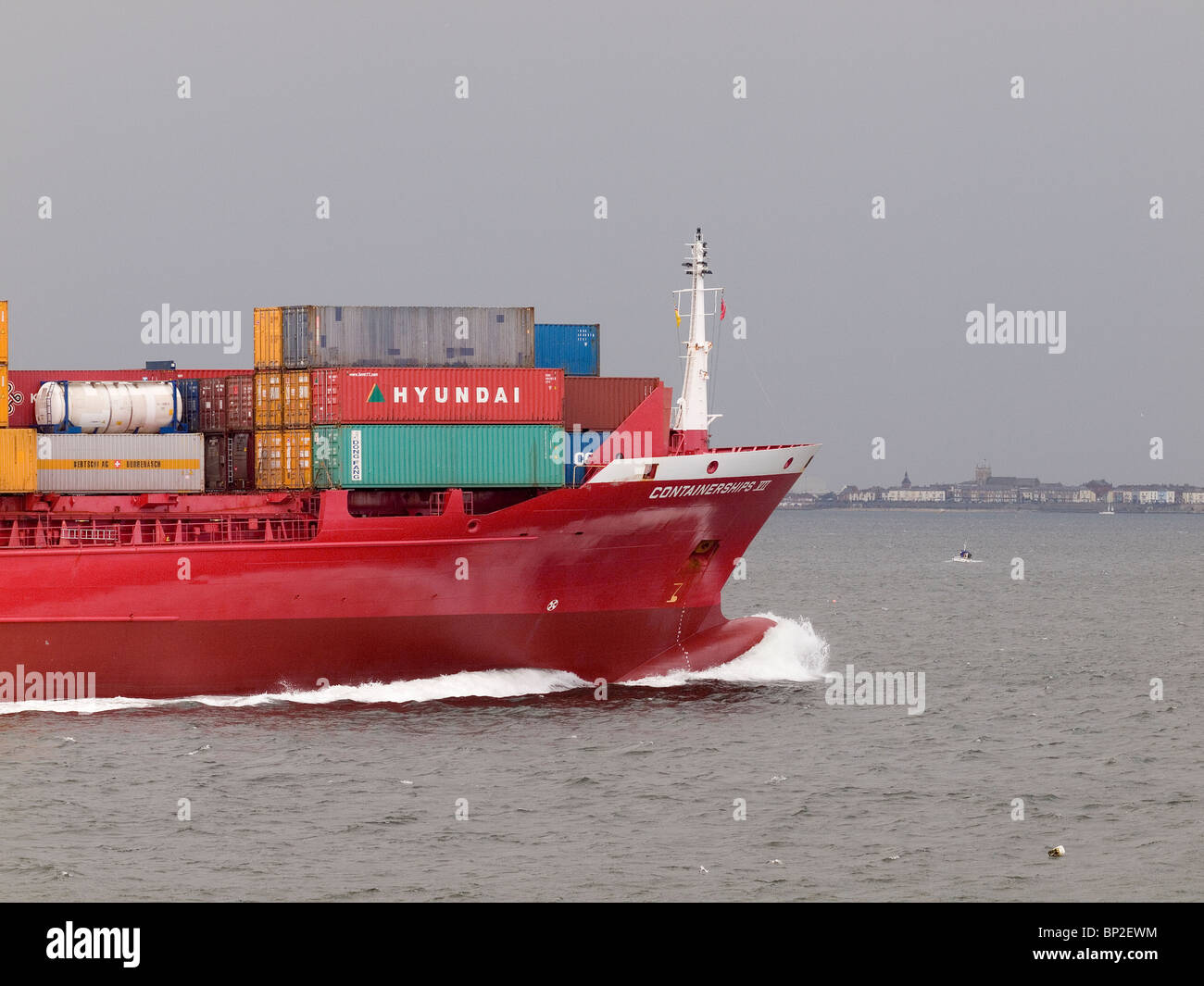 Containerships hi-res stock photography and images - Alamy