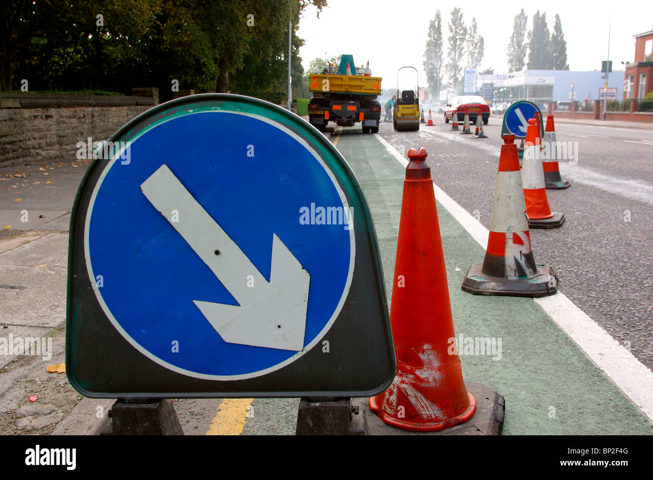 UK, England, Cheshire, Stockport, Wellington Road, North, traffic ...