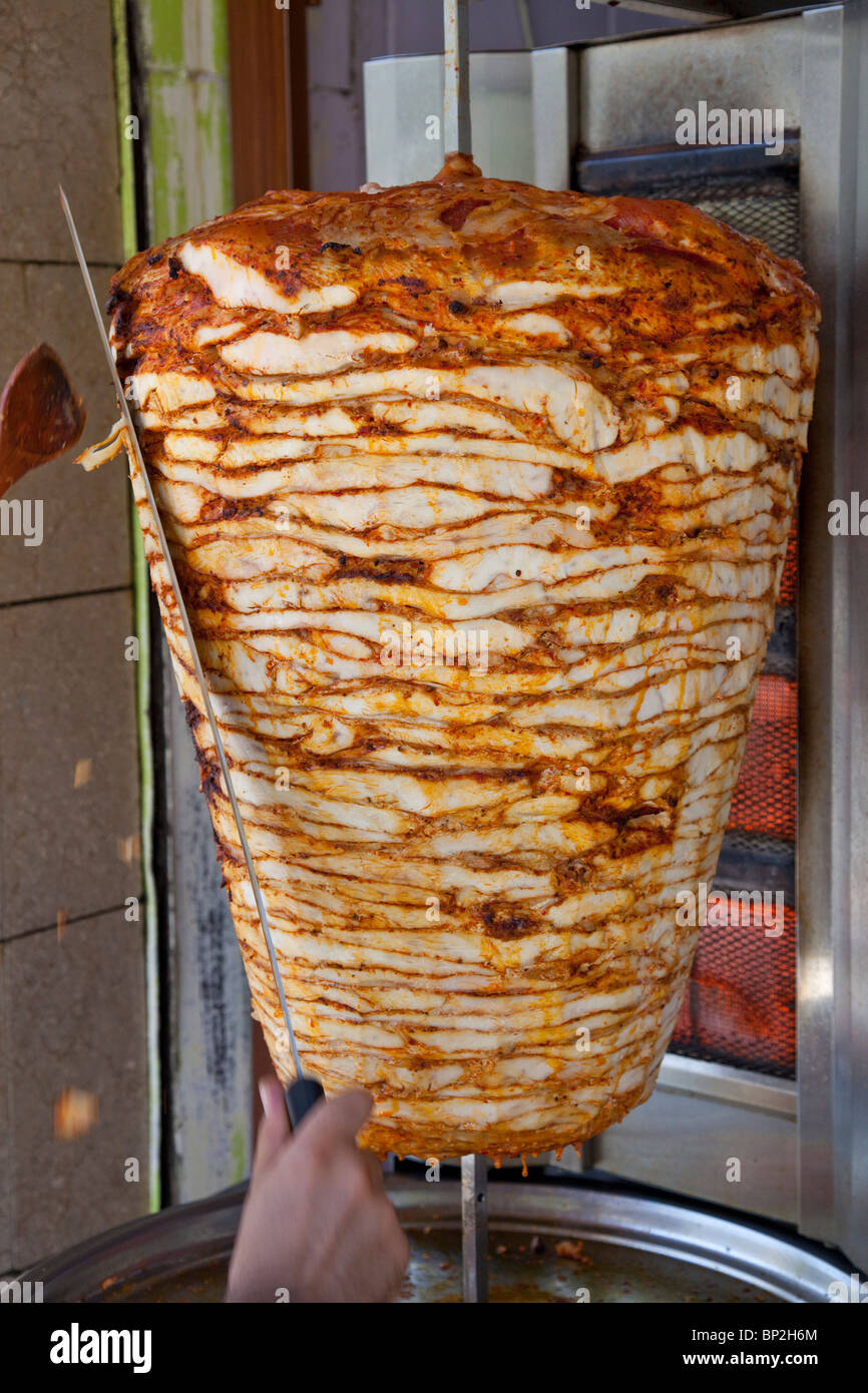 Chicken Doner in Diyarbakir, Eastern Turkey Stock Photo - Alamy