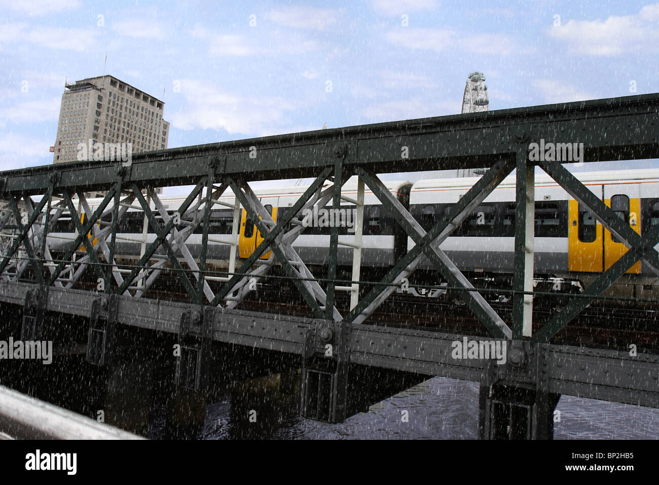 Bridge over commuter train tracks hi-res stock photography and images ...