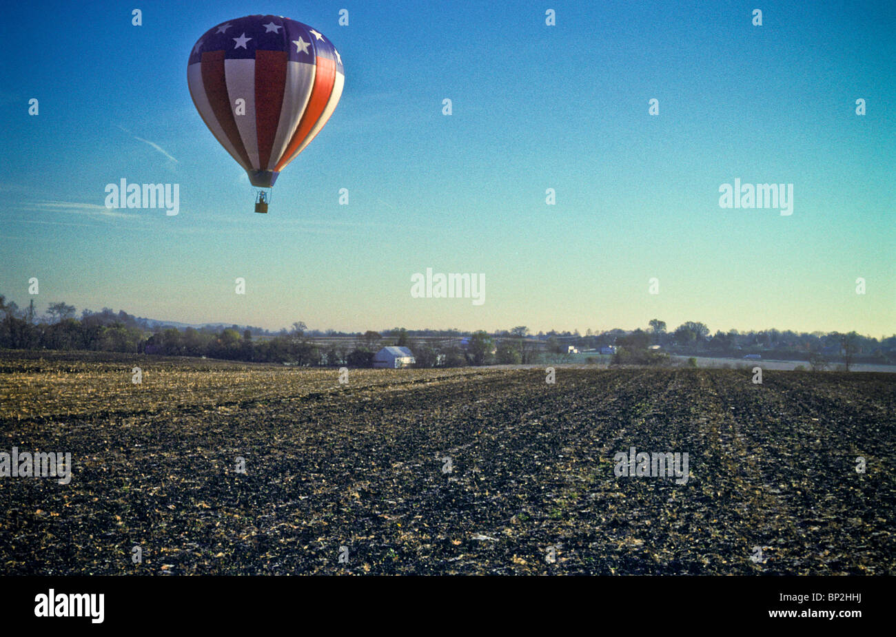 Hot air balloon riders soar , float over Lancaster farm fields, early ...
