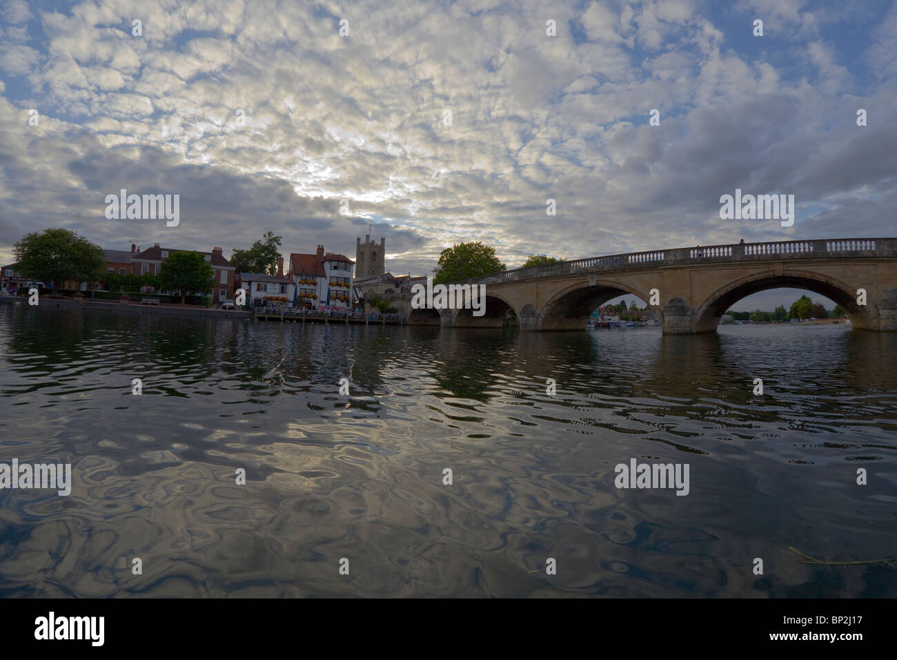 Henley on thames bridge Stock Photo - Alamy