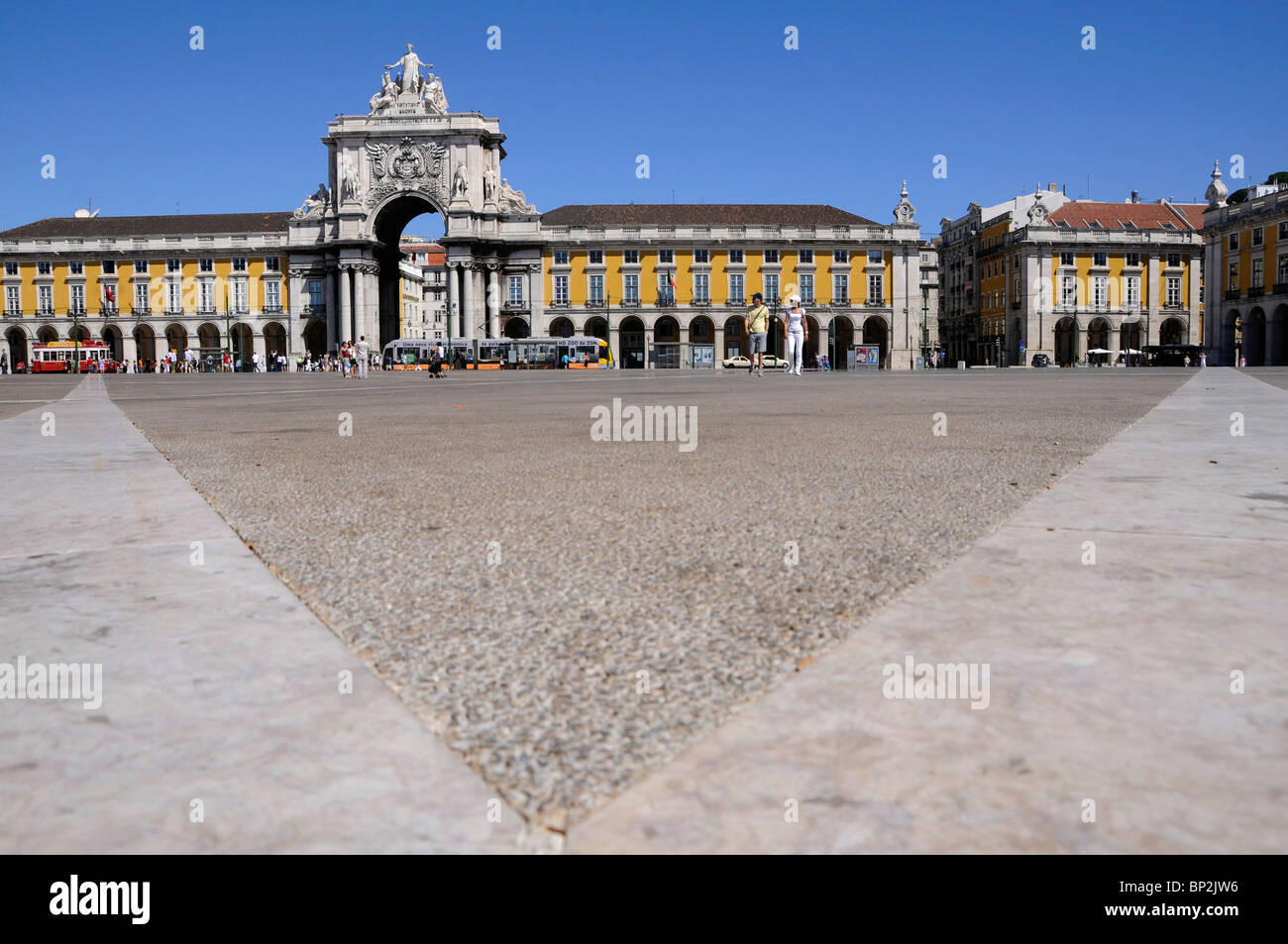 Lisbonne praca do comercio hi-res stock photography and images - Alamy