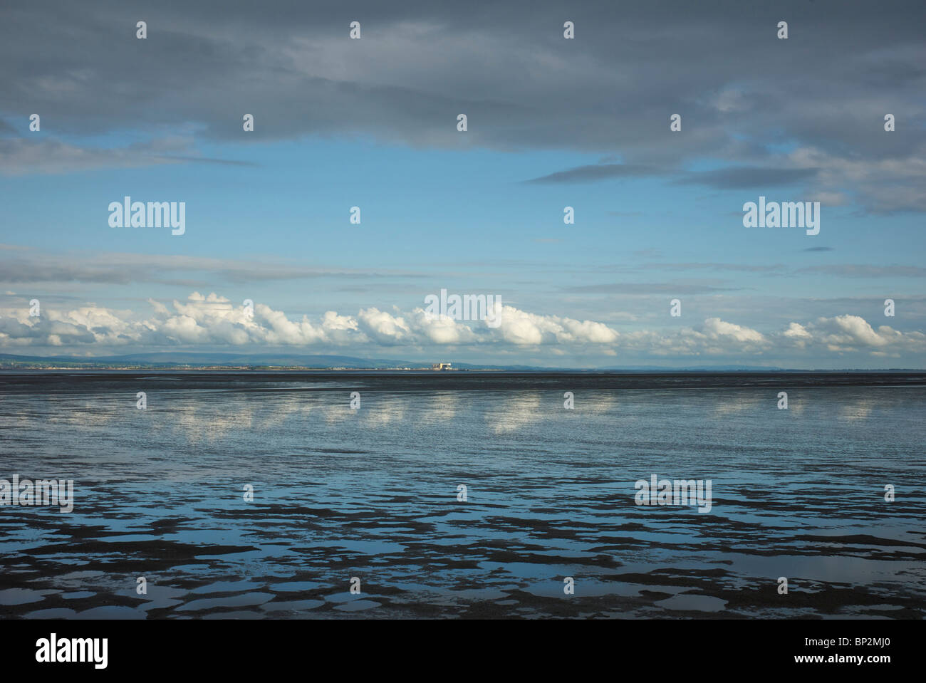 Morecambe and heysham power station hi-res stock photography and images ...
