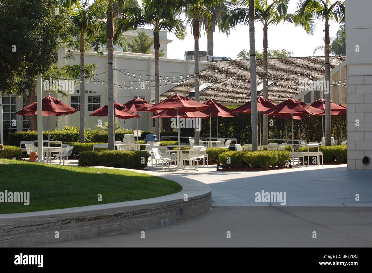 Outdoor umbrellas hi-res stock photography and images - Alamy