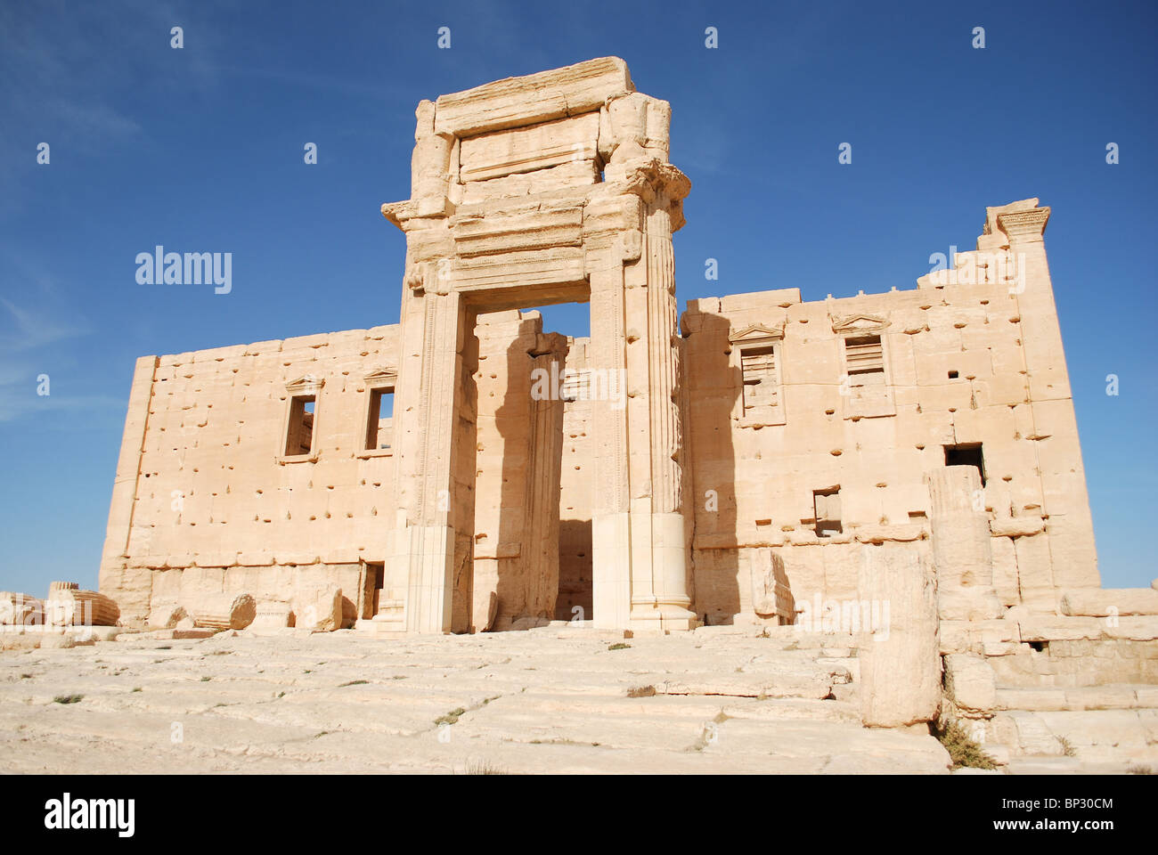 Ruins of palmyra at sunset hi-res stock photography and images - Alamy