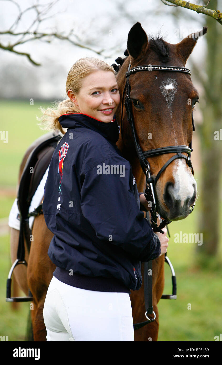 Jodie Kidd Show Jumping at Hickstead. Picture by James Boardman Stock ...