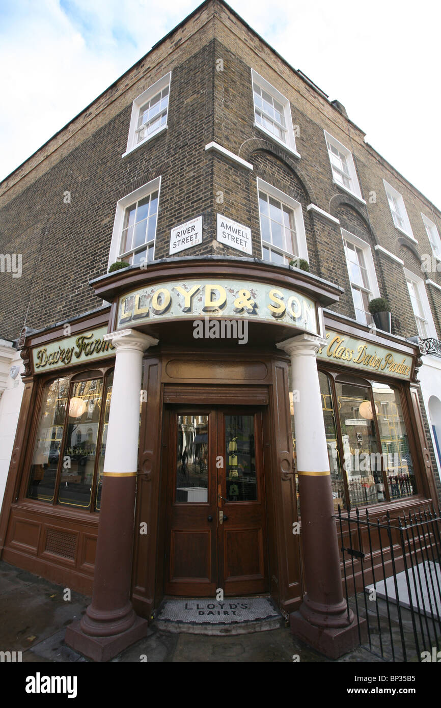 Unpackaged an organic grocer environmentally friendly by using less ...