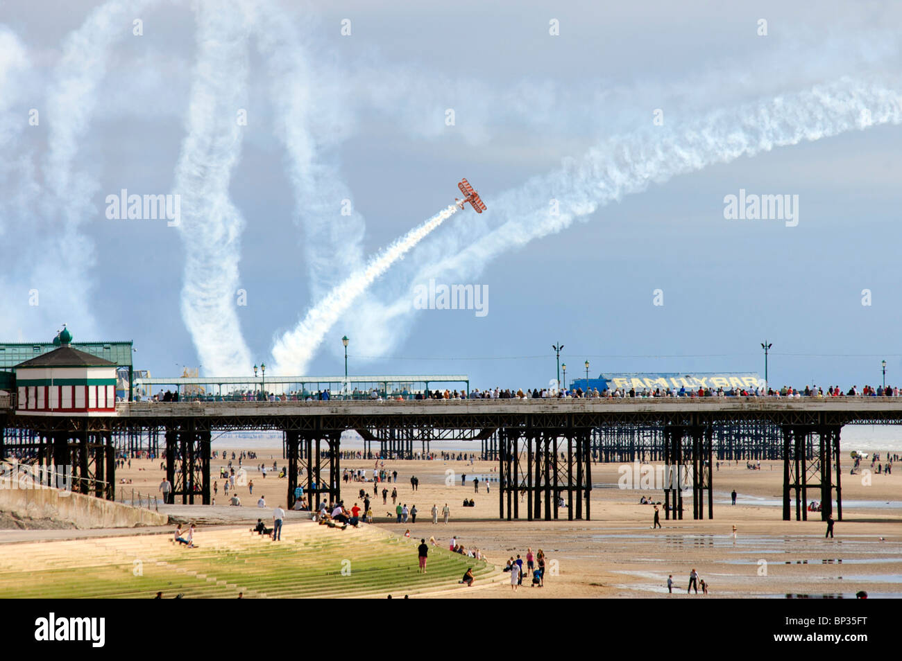 Blackpool air show hi-res stock photography and images - Alamy