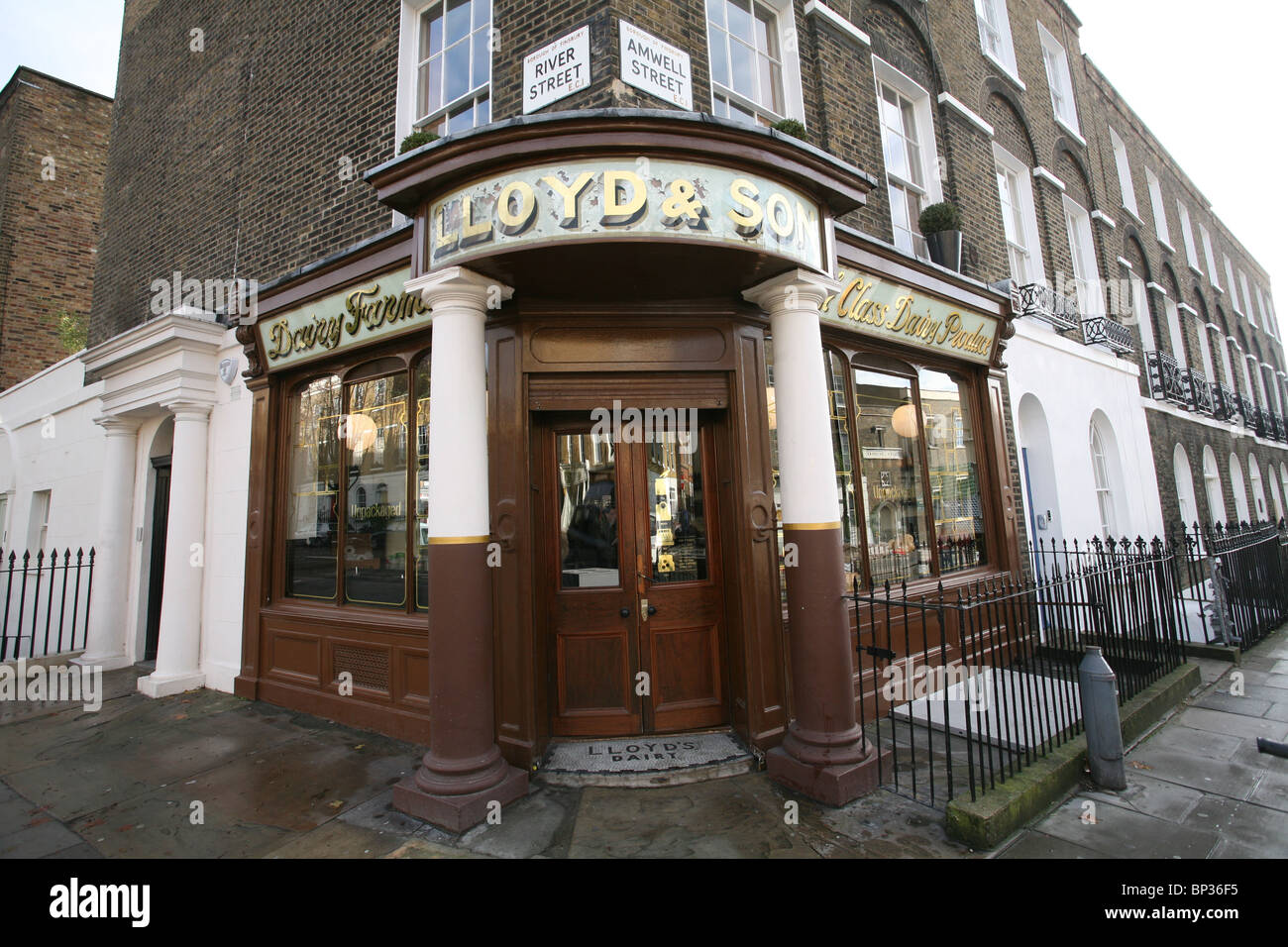 Unpackaged london hi-res stock photography and images - Alamy