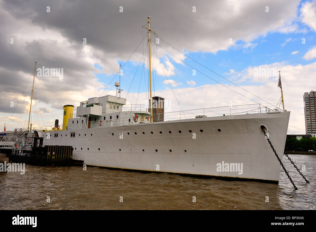Steel ship ropes hi-res stock photography and images - Alamy