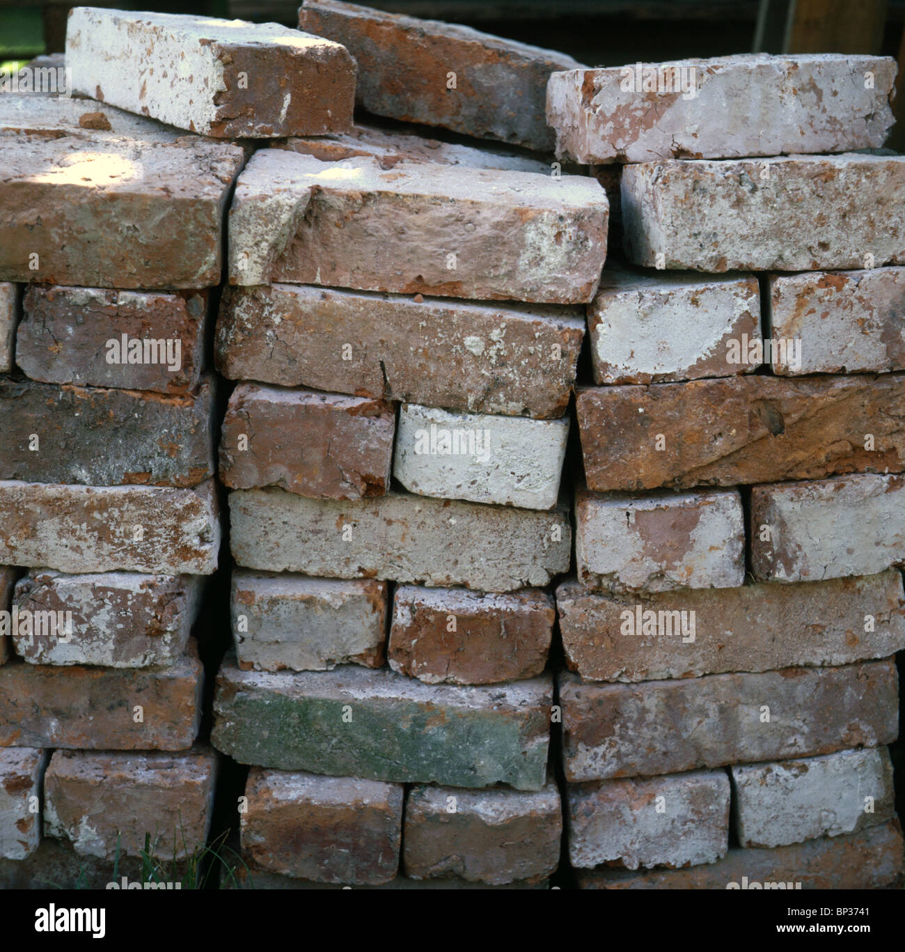 Used brick hi-res stock photography and images - Alamy