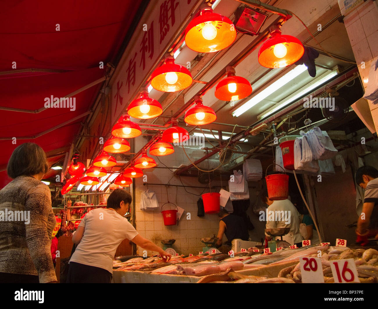 a market stall in Hong Kong Stock Photo - Alamy
