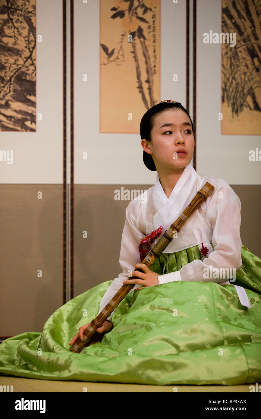 South Korean traditional musical performance Stock Photo - Alamy