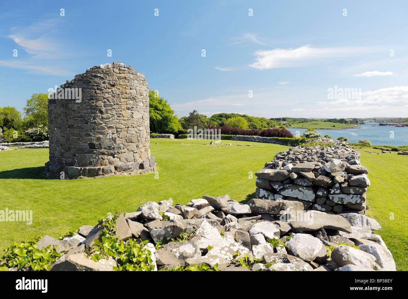 The round tower hi-res stock photography and images - Alamy