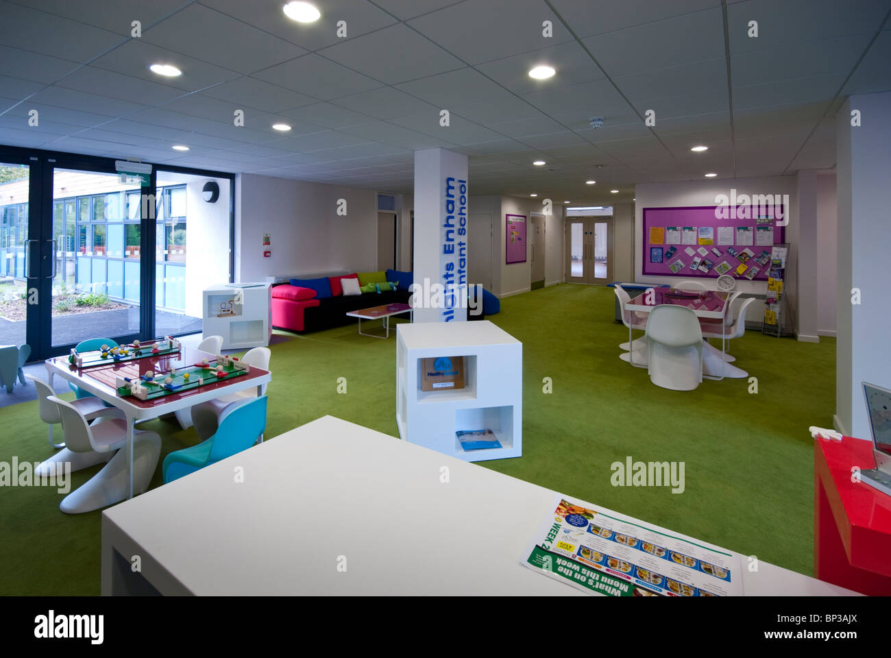 School reception uk hi-res stock photography and images - Alamy