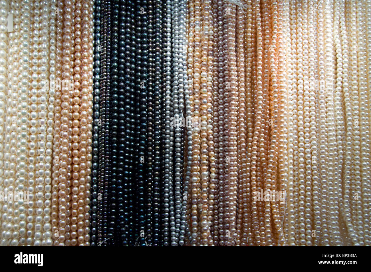 Chinese freshwater pearls hi-res stock photography and images - Alamy