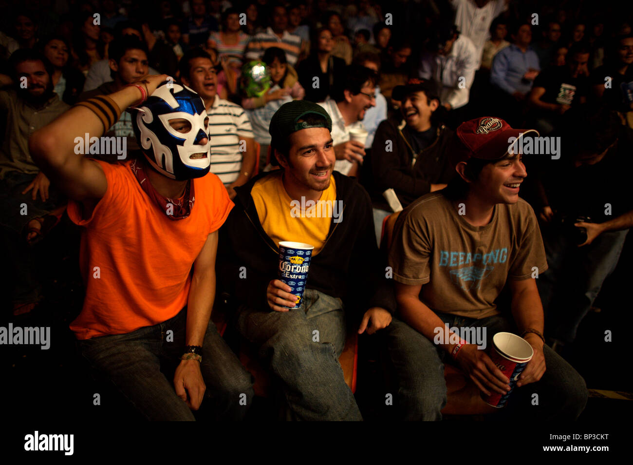 Fight fans mexico hi-res stock photography and images - Alamy