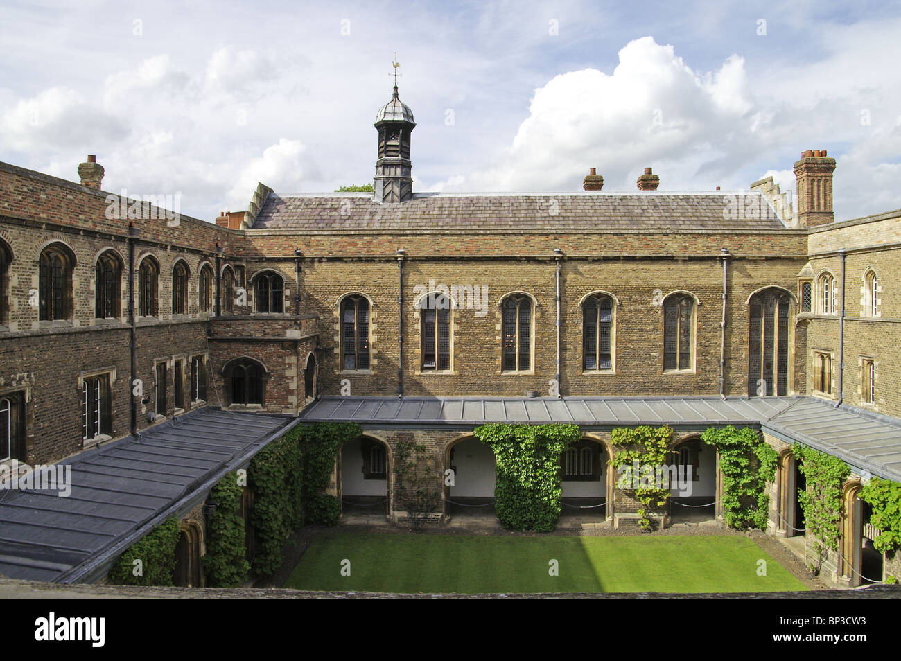 Cloister Court Jesus College Cambridge Stock Photo - Alamy