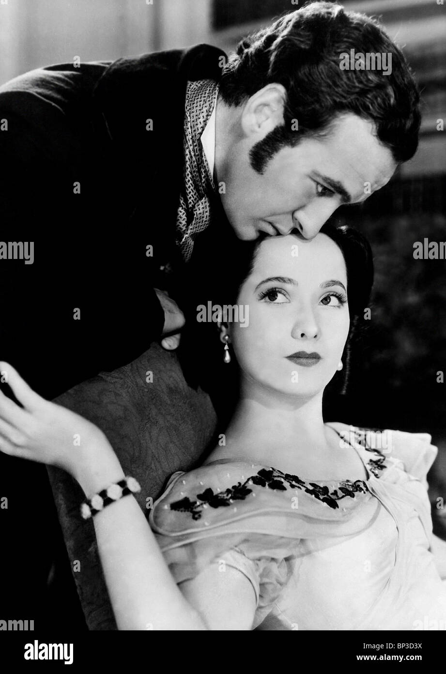 LAURENCE OLIVIER MERLE OBERON WUTHERING HEIGHTS (1939 Stock Photo - Alamy
