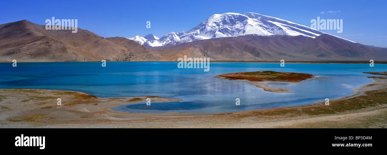 Mustagata peak hi-res stock photography and images - Alamy