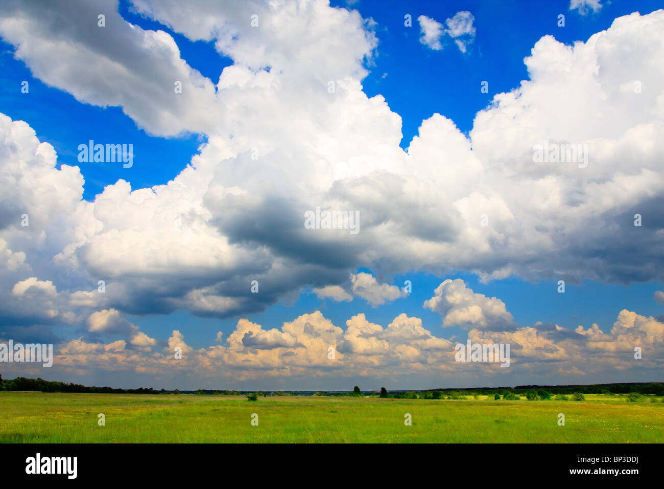 Cumulus cloud grow hi-res stock photography and images - Alamy