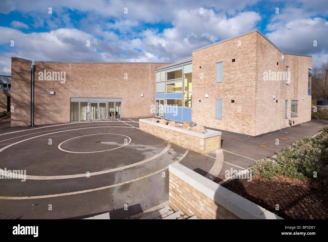 Exterior school hi-res stock photography and images - Alamy