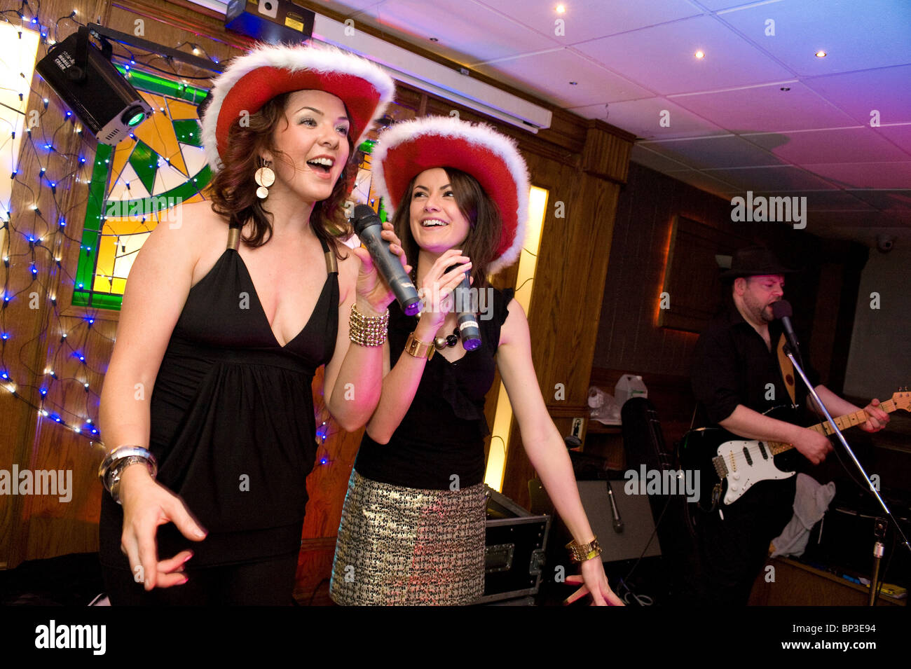 Irish singers hi-res stock photography and images - Alamy