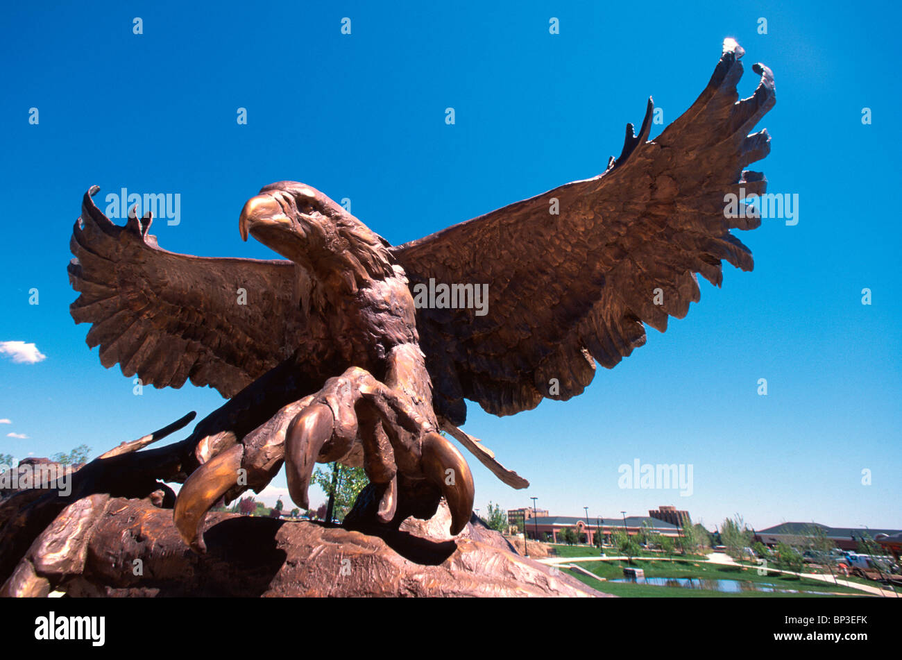Statues of eagles hi-res stock photography and images - Alamy