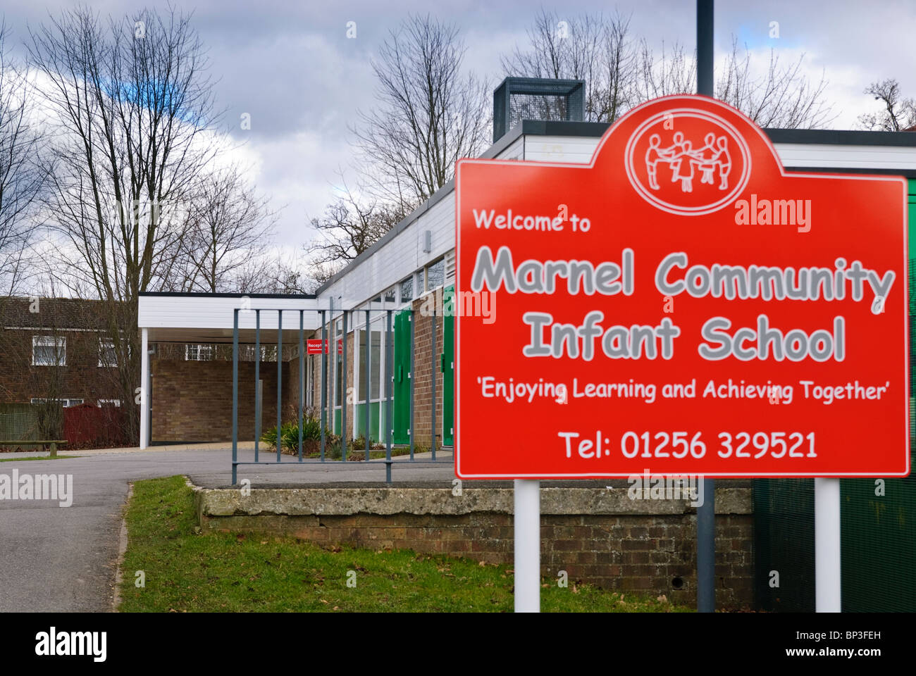 Marnel Infant School sign exterior Stock Photo - Alamy