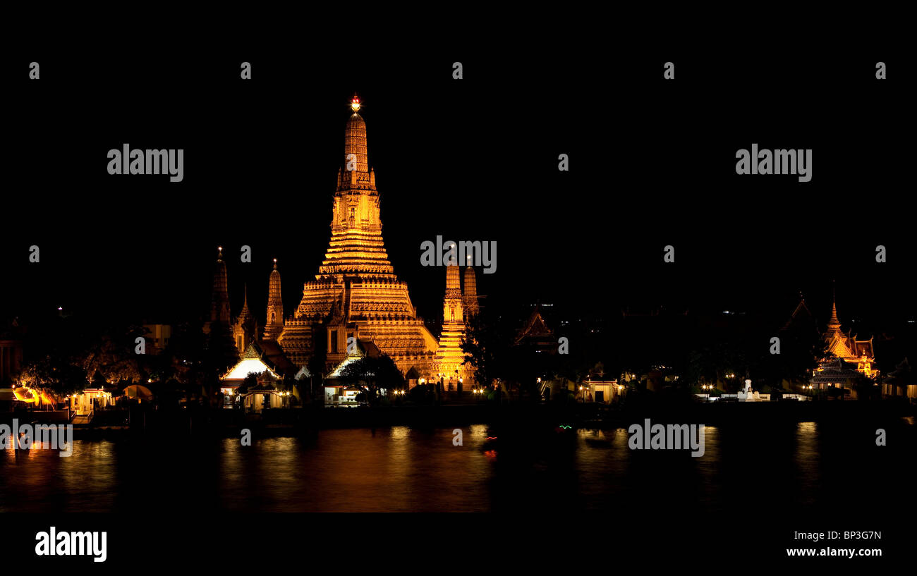 Wat arun night view hi-res stock photography and images - Alamy