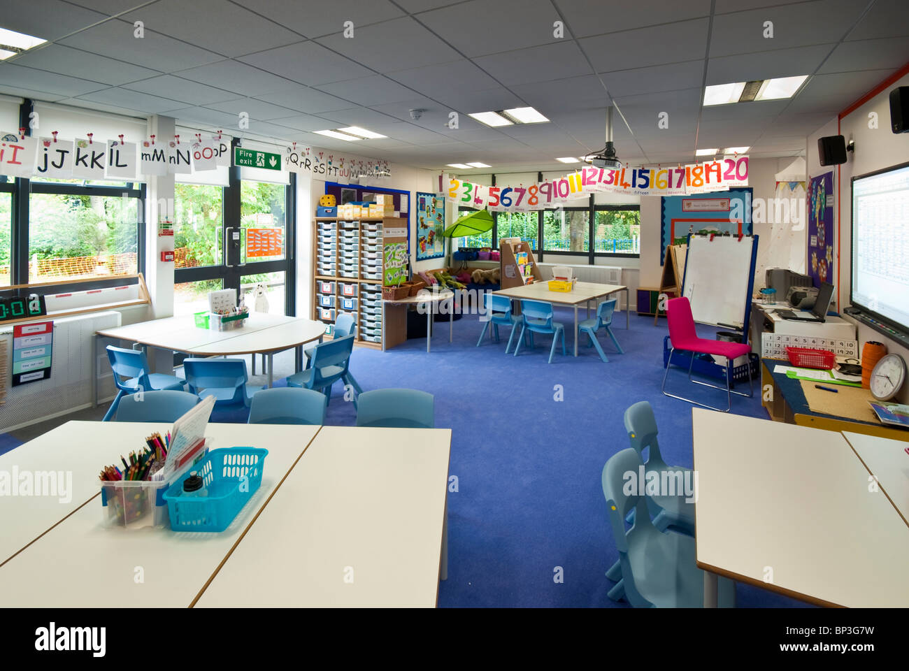 Primary school classroom hi-res stock photography and images - Alamy