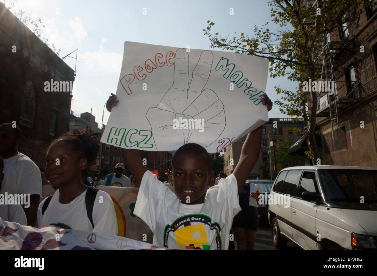 Hundreds march through the streets of Harlem in the Harlem Children's ...