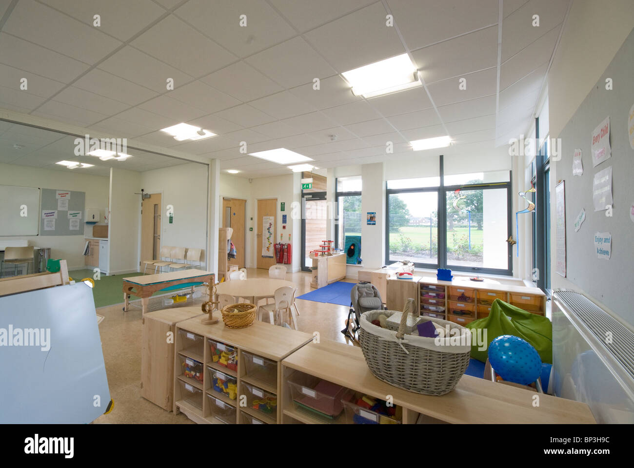 Empty classroom uk hi-res stock photography and images - Alamy