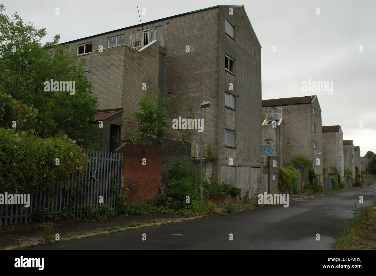 Boarded up house Stock Photo - Alamy