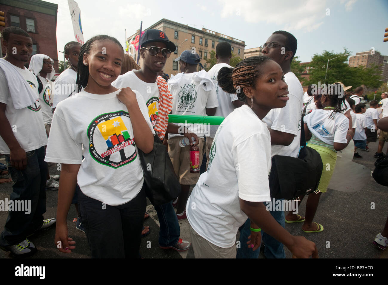 Hundreds march through the streets of Harlem in the Harlem Children's ...