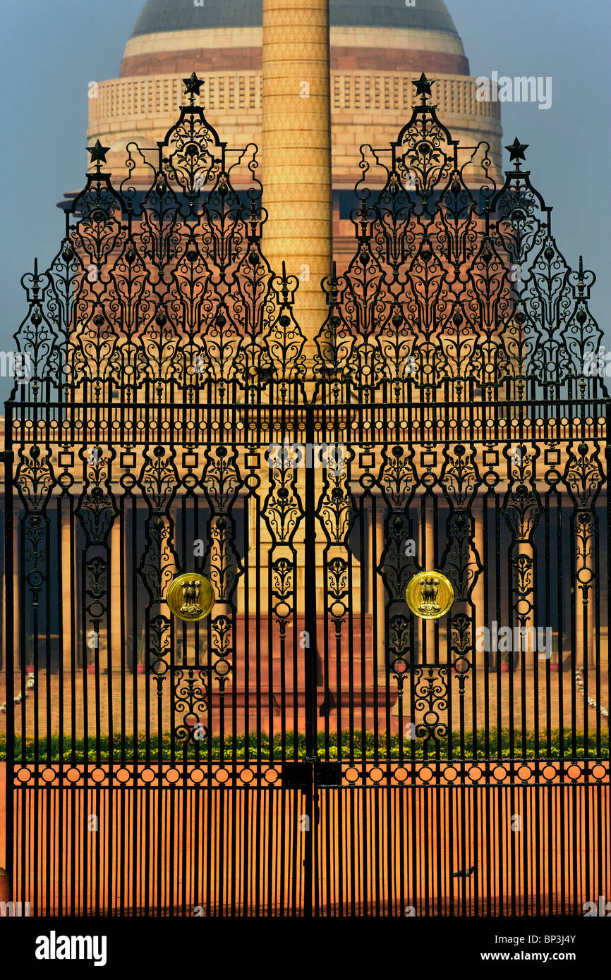 Canon at the front gate of Parliament House of Delhi Stock Photo - Alamy