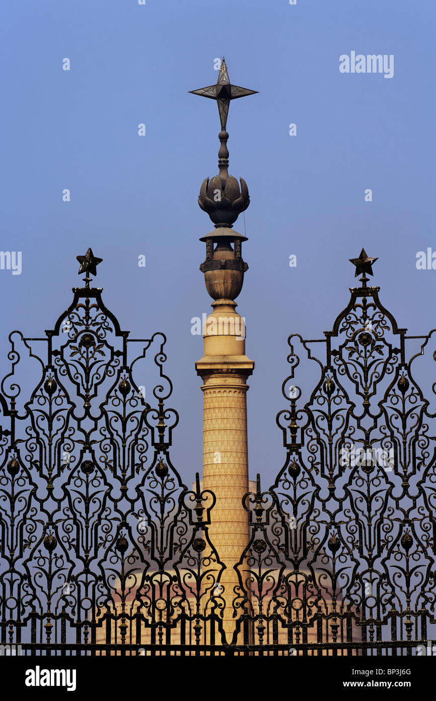 Canon at the front gate of Parliament House of Delhi Stock Photo - Alamy