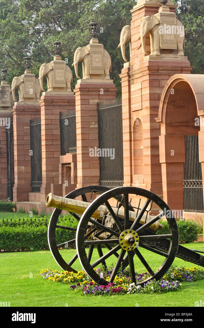 Canon at the front gate of Parliament House of Delhi Stock Photo - Alamy