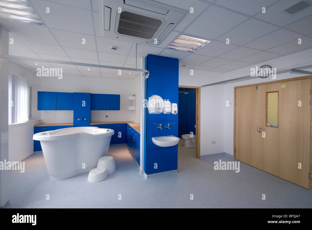New Forest Birthing Centre, Ashhurst Hospital birthing room and pool ...