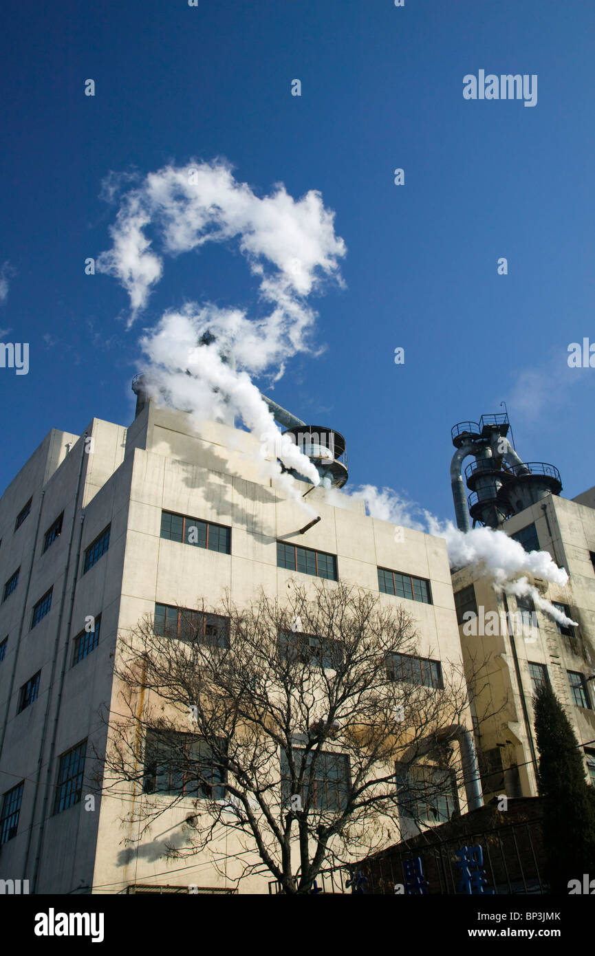 Factory exterior china hi-res stock photography and images - Alamy