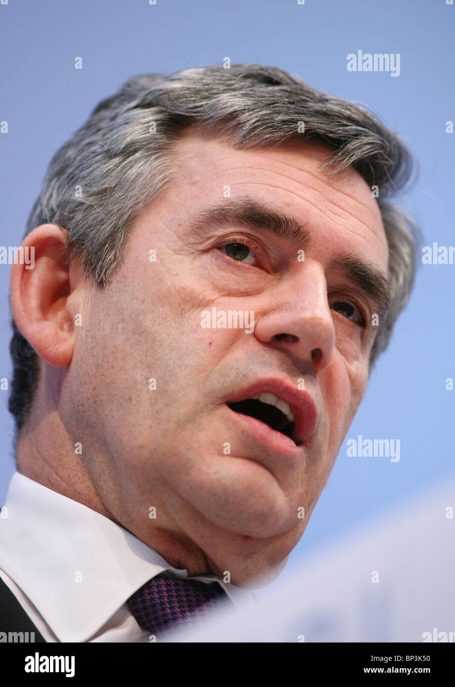 Politics speaking finance gordon brown hi-res stock photography and ...
