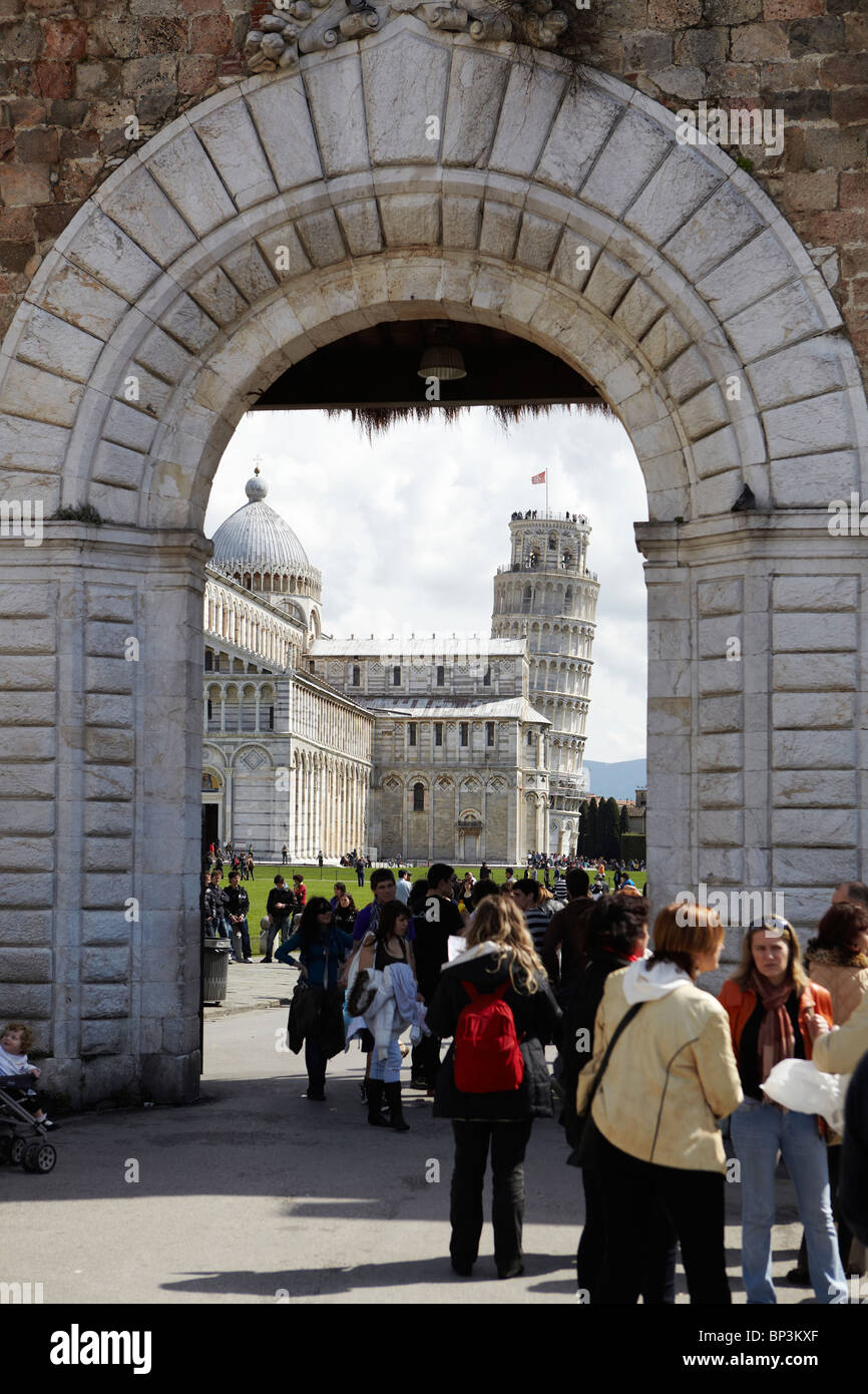 The leaning tower pisa that leans hi-res stock photography and images ...