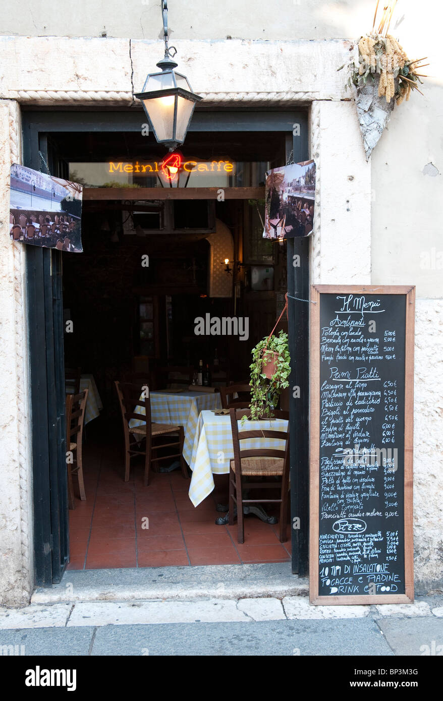 Italian trattoria in italy hi-res stock photography and images - Alamy