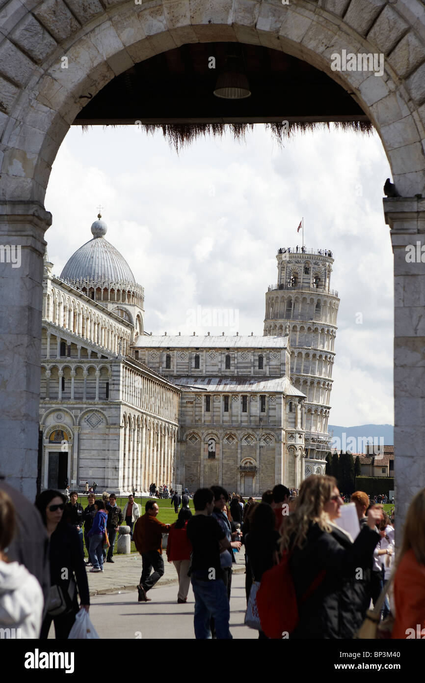 The cathedral and Leaning Tower framed by an arch, Pisa, Italy Stock ...