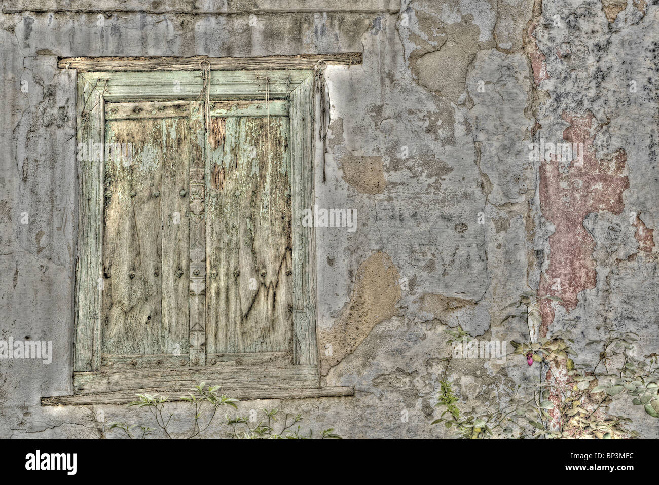 Old window and wall in the gullies of Delhi, India Stock Photo - Alamy
